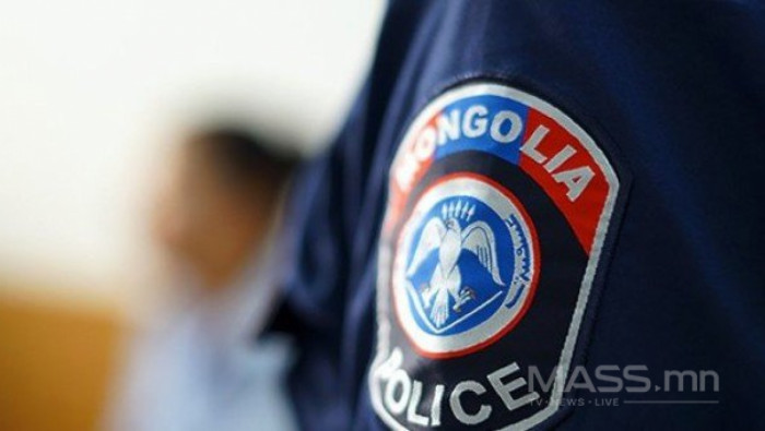 Сэрэмжлүүлэг 13 настай хүүхдийг орцонд явж байхад нь 19 настай эрэгтэй дээрэмджээ