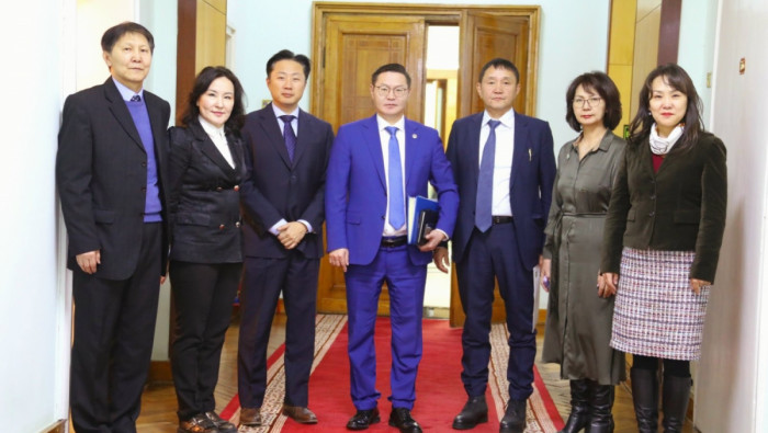 Ерөнхийлөгчийн Үйлдвэр үйлчилгээний бодлогын зөвлөх Ч Даваабаяр хүнс