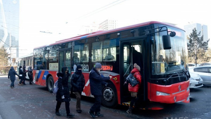 Нийтийн тээврээр өдөрт 1000 төгрөгөөр цагийн хязгааргүй дөрвөн удаа зорчино