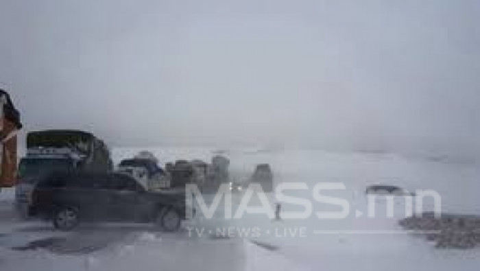 Машин нь цасанд сууж 2 хүүхэд 2 том хүн амиа алджээ