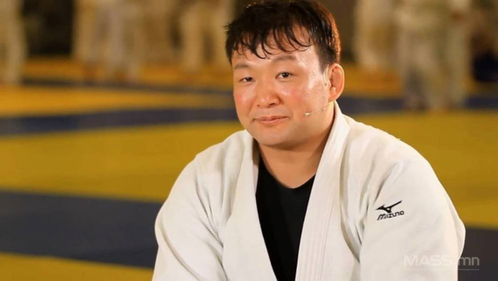 Н Түвшинбаяр тэргүүтэй хуулийн хариуцлага хүлээсэн тамирчин дасгалжуулагч нарт олгодог