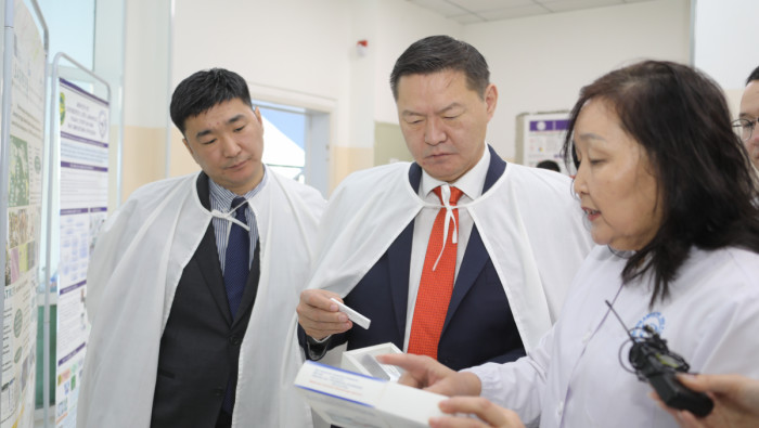 Монгол Улсын Ерөнхийлөгчийн зөвлөх Ч Даваабаяр Мал эмнэлгийн эрдэм шинжилгээний хүрээлэнд ажиллалаа